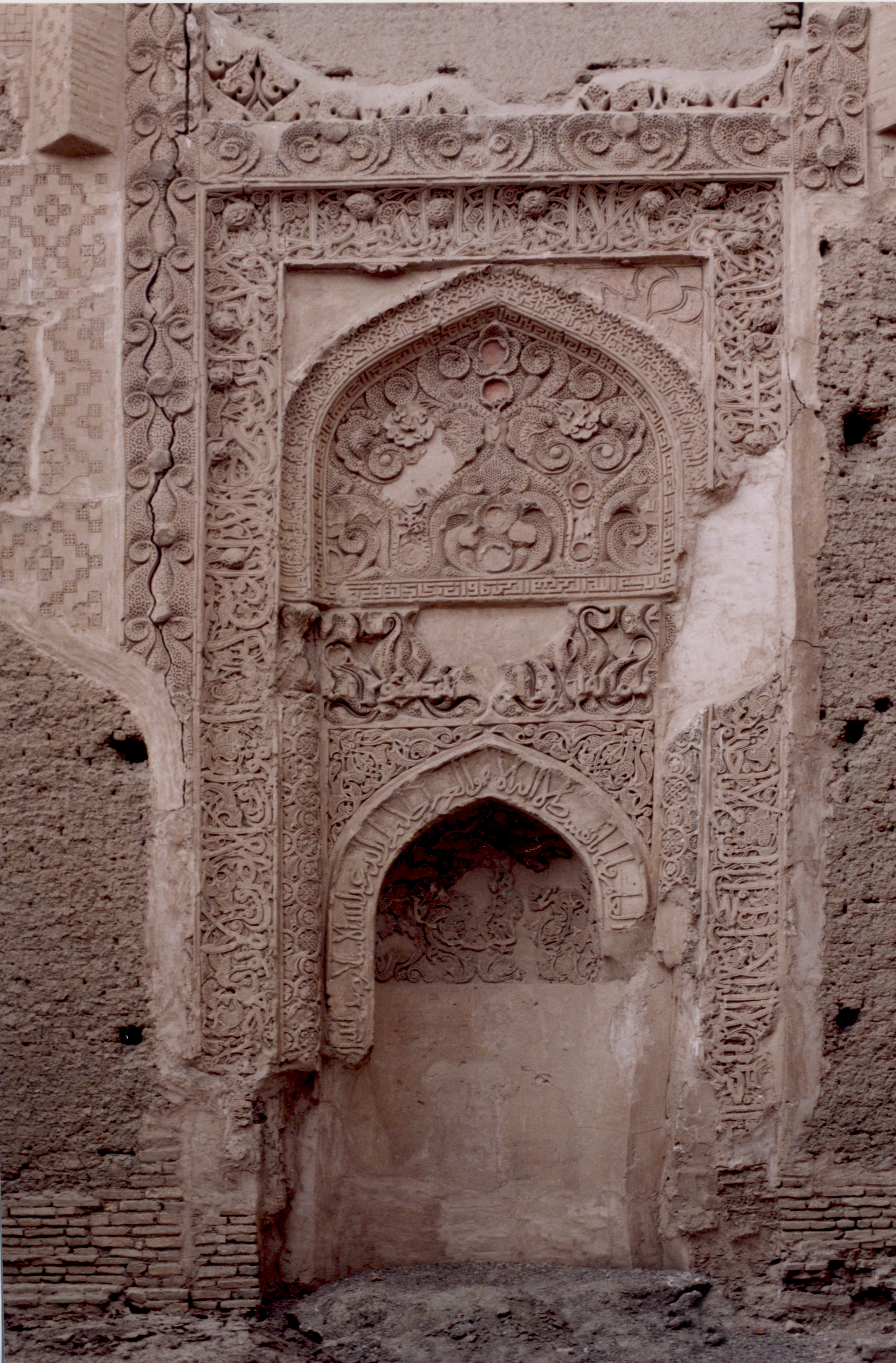 محراب مسجد جامع هفتشویه شاهکار گچبری ایلخانی را دریابیم.